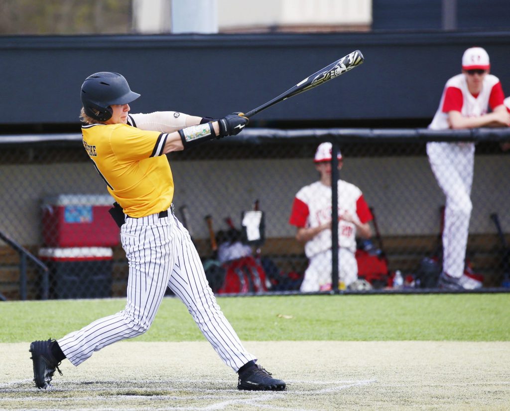 Penn Varsity Baseball Dominates Clay – The Pennant